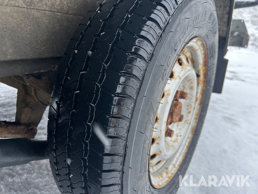 Personbilssläp Lindanvagnen 2000 B, Tierp, Klaravik auktione