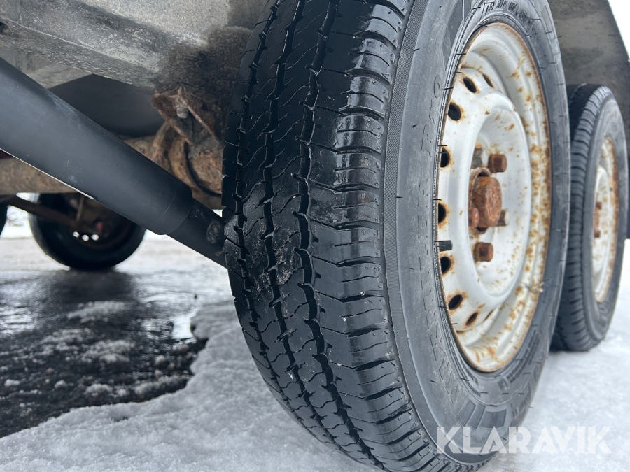 Personbilssläp Lindanvagnen 2000 B, Tierp, Klaravik auktione