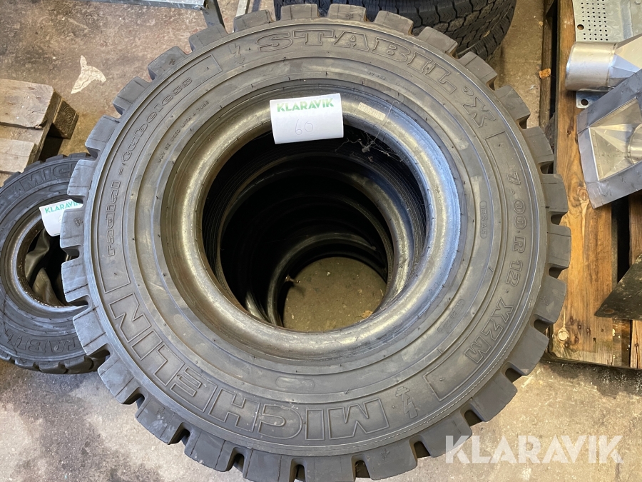 Truckdäck Michelin 7.00R12, Västervik, Klaravik auktioner