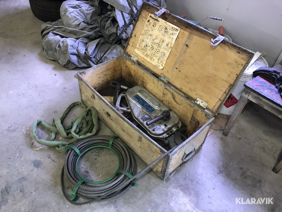 Klaravik Auktioner | Dragblock / vinsch Nordiska redskap