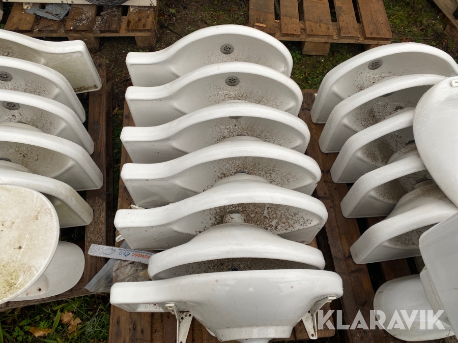Klaravik Auktioner | Handfat och wc