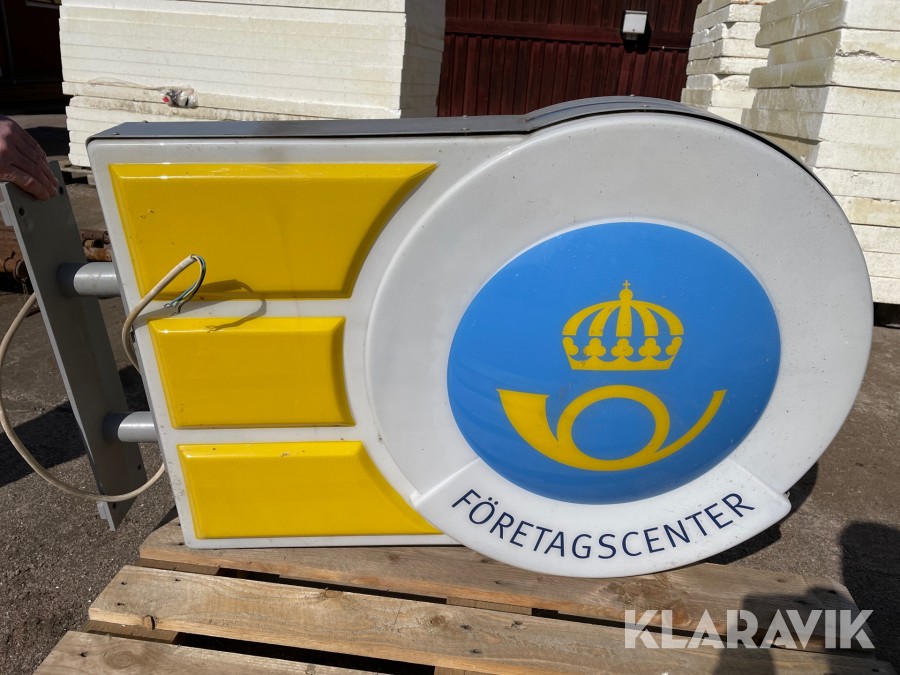 Gamla Post-skyltar med belysning