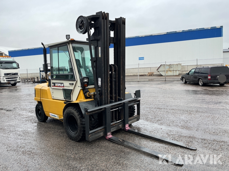 Dieseltruck Caterpillar DP50, Köping, Klaravik auktioner