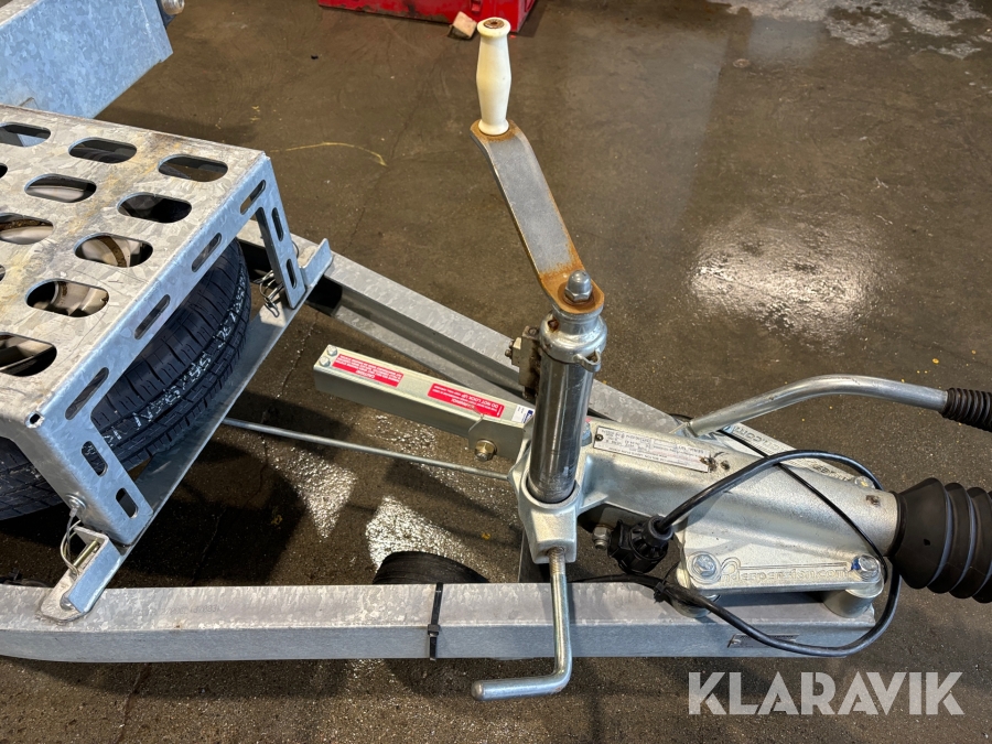 Personbilssläp Indespension PL27095L/R3, Berg, Klaravik aukt