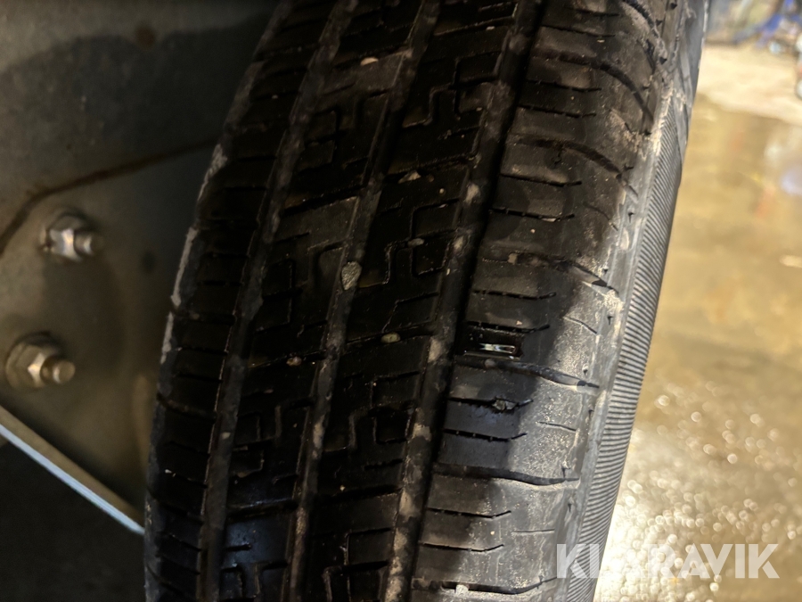 Personbilssläp Indespension PL27095L/R3, Berg, Klaravik aukt