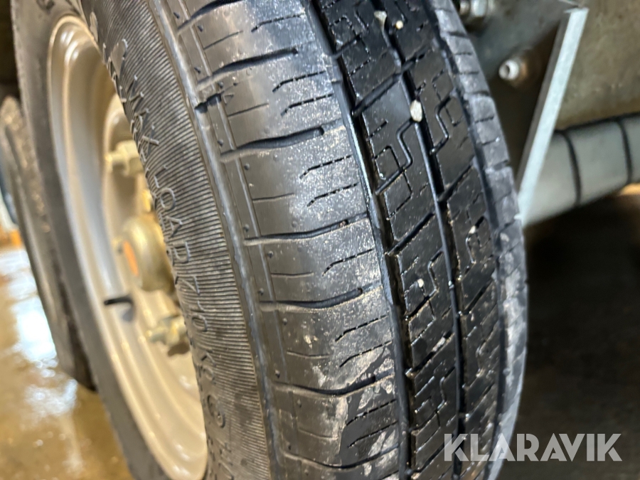 Personbilssläp Indespension PL27095L/R3, Berg, Klaravik aukt