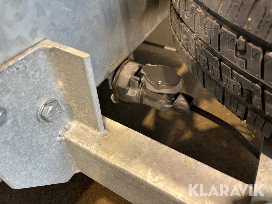 Personbilssläp Indespension PL27095L/R3, Berg, Klaravik aukt