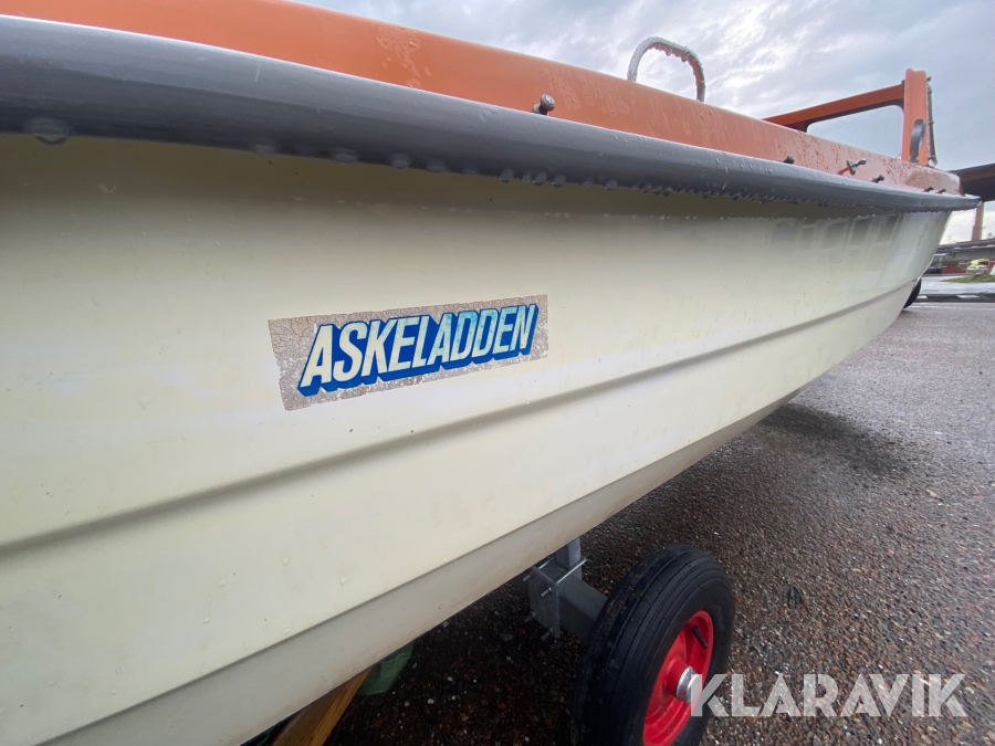 Båt Askeladden, Upplands Väsby, Klaravik auktioner