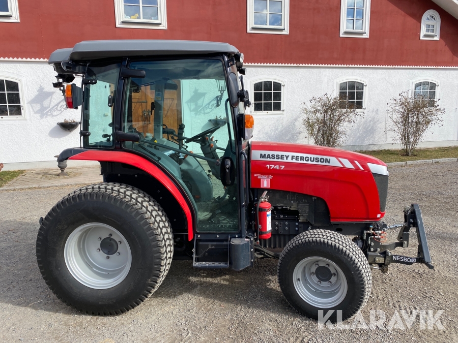 Traktor Massey Ferguson 1747, Linköping, Klaravik auktioner