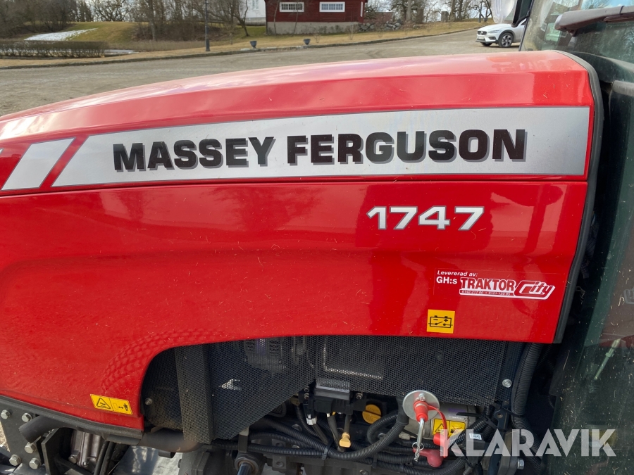 Traktor Massey Ferguson 1747, Linköping, Klaravik auktioner