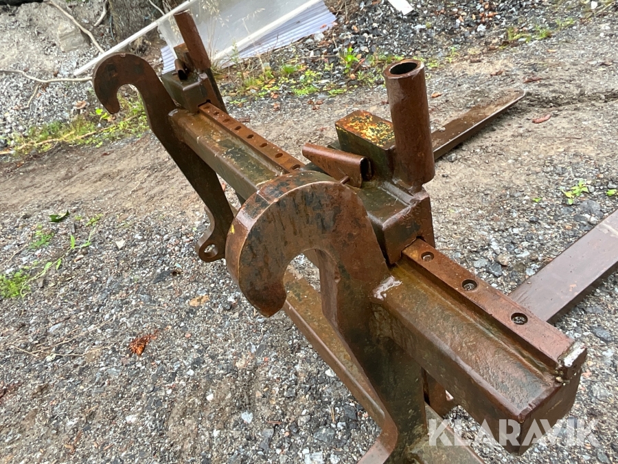 Gafflar, Huddinge, Klaravik auktioner