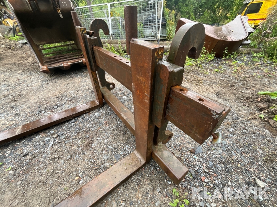 Gafflar, Huddinge, Klaravik auktioner