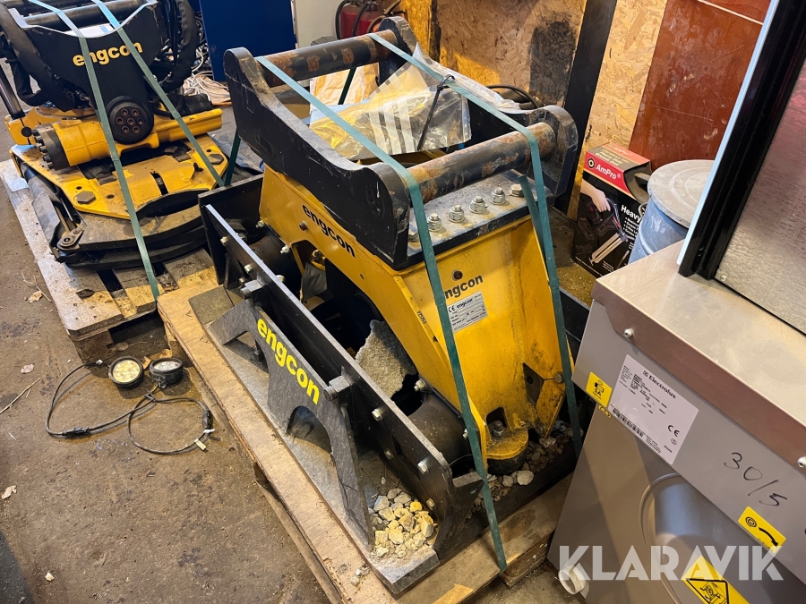 Tiltrotator med löstagbar grip och Markvibrator Engcon EC219