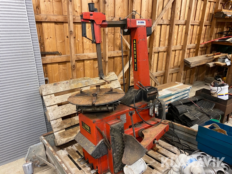 Klaravik Auktioner | Däckmaskin Corghi A2002 S