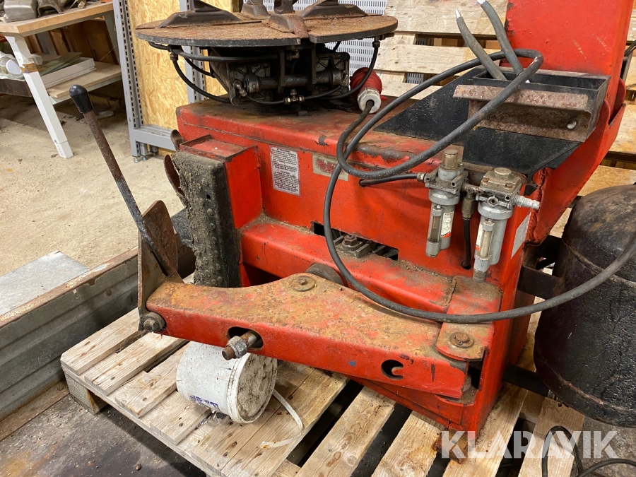 Klaravik Auktioner | Däckmaskin Corghi A2002 S