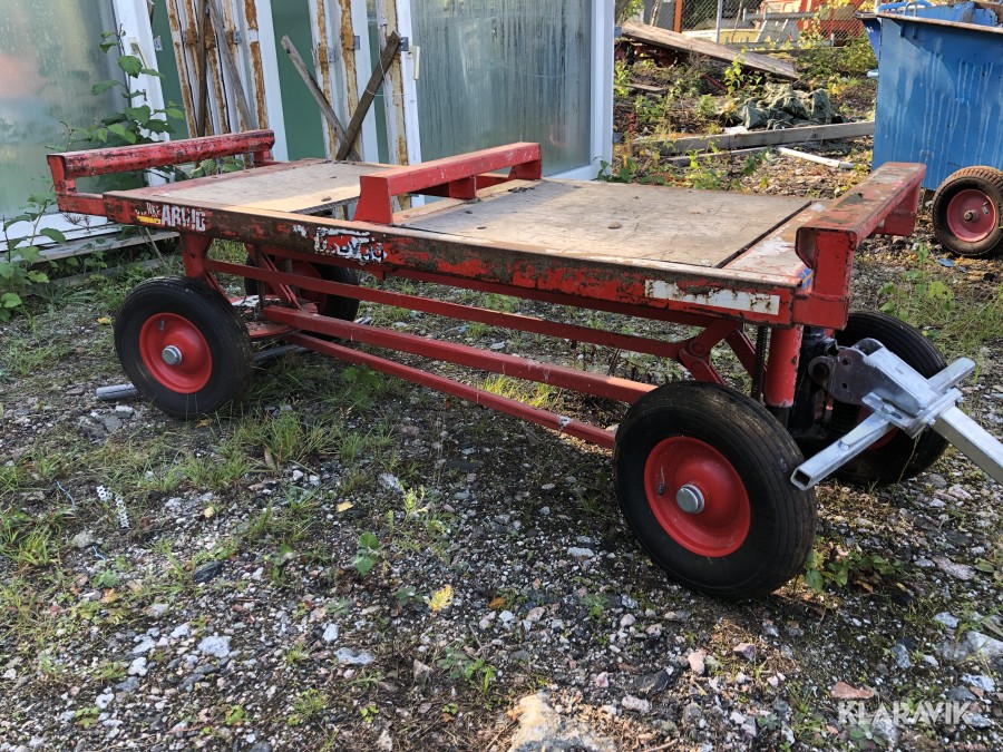 Klaravik Auktioner | Dragvagn