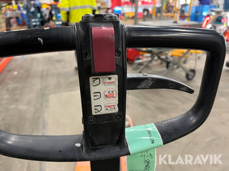 Gaffellyftvagn elektrisk BT LHT100, Svalöv, Klaravik auktio