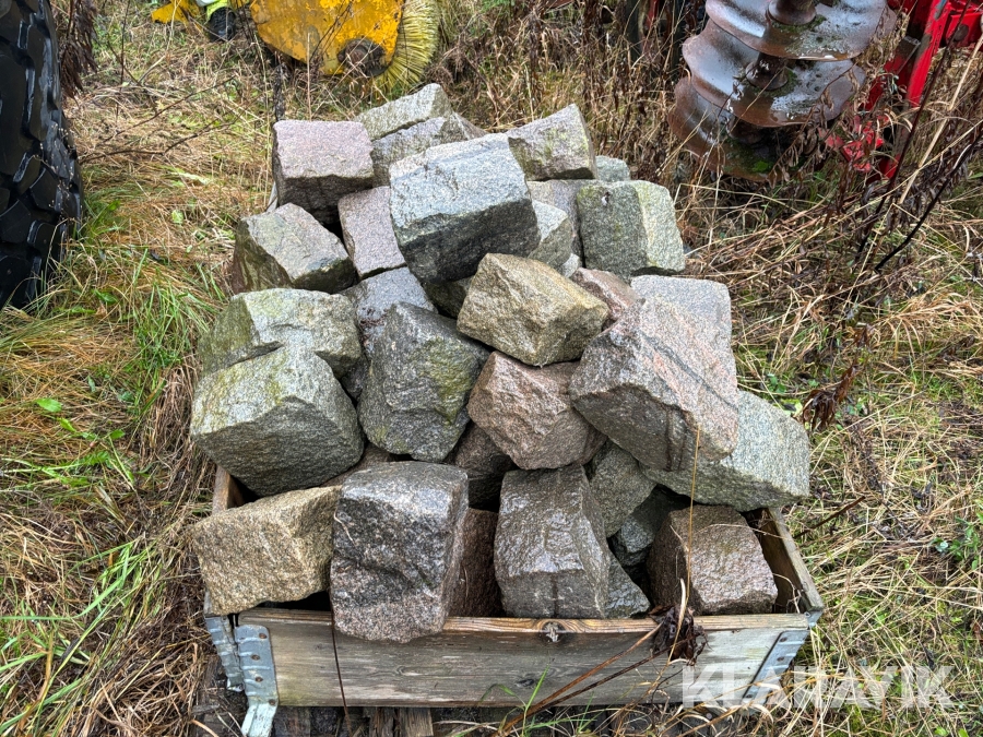 Storgatsten 1 st pall, Lekeberg, Klaravik auktioner