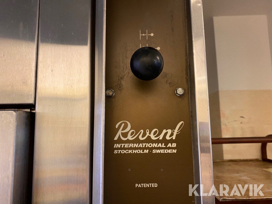 Klaravik Auktioner | Ugn med stickvagnar 2st Revent