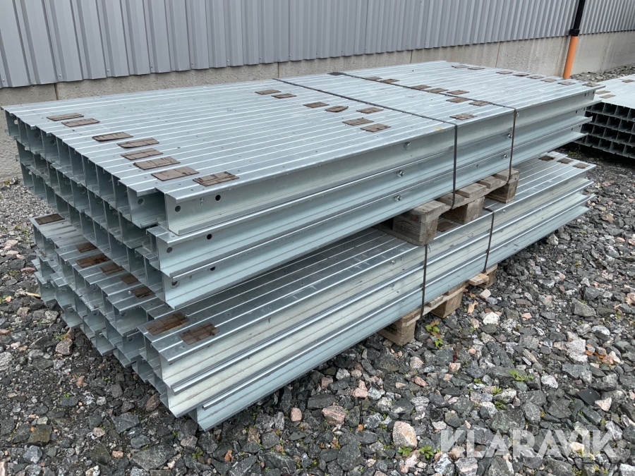 Klaravik Auktioner | C-profiler 2,5mm 132st