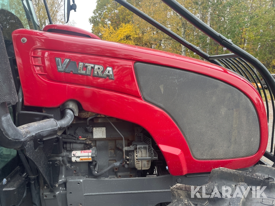 Traktor Valtra A93, Hultsfred, Klaravik auktioner