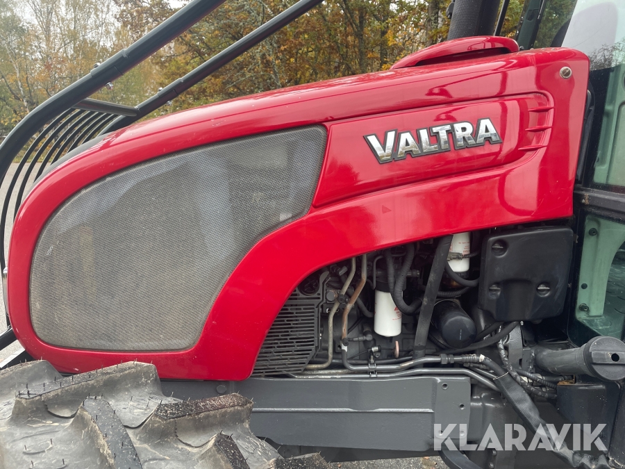 Traktor Valtra A93, Hultsfred, Klaravik auktioner