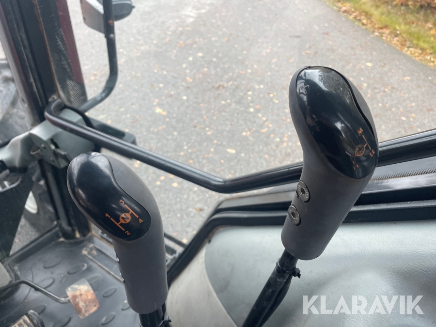 Traktor Valtra A93, Hultsfred, Klaravik auktioner