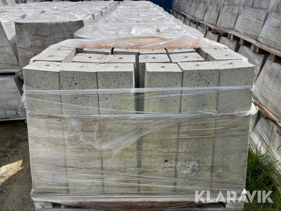 Betongplint Benders 700 mm med 3 tums stolpsko 24 st, Lund,