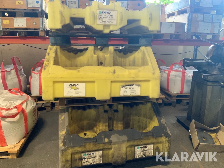 Klaravik Auktioner | Oljeuppsamlare Enpac Poly-stacker