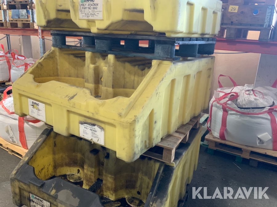 Klaravik Auktioner | Oljeuppsamlare Enpac Poly-stacker