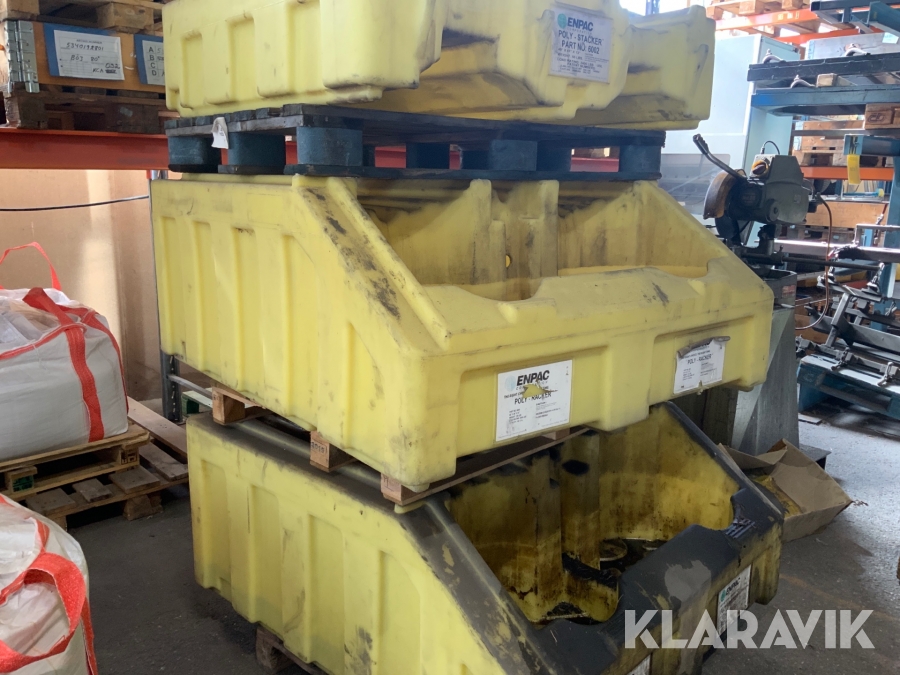 Klaravik Auktioner | Oljeuppsamlare Enpac Poly-stacker