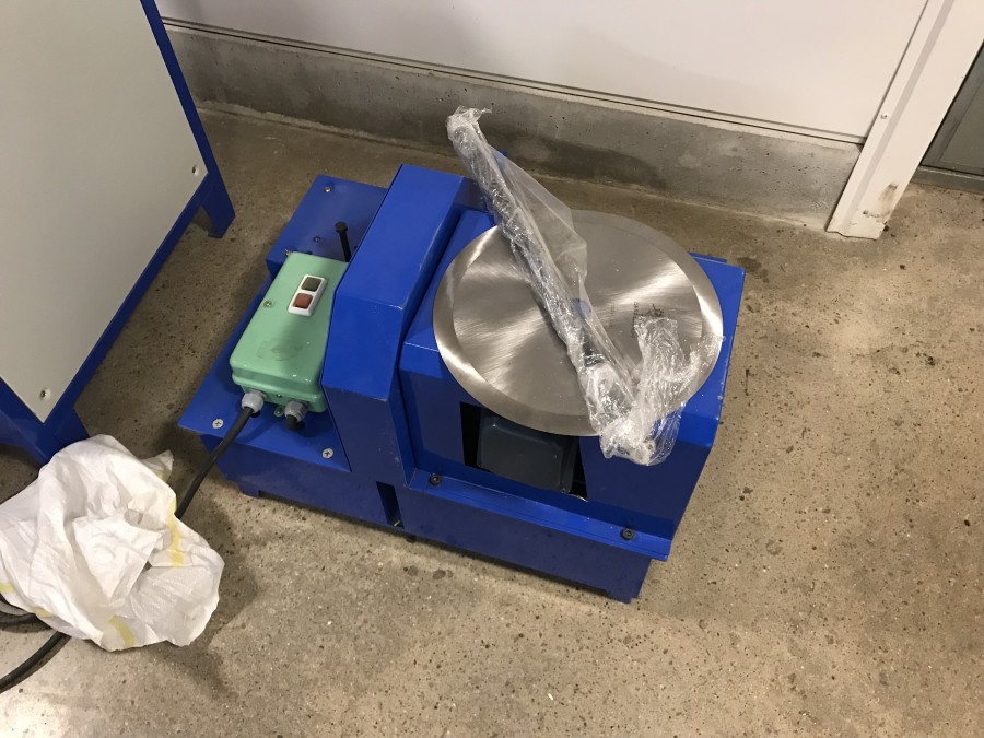 Hydraulslangpress med slangkap och slangskalare