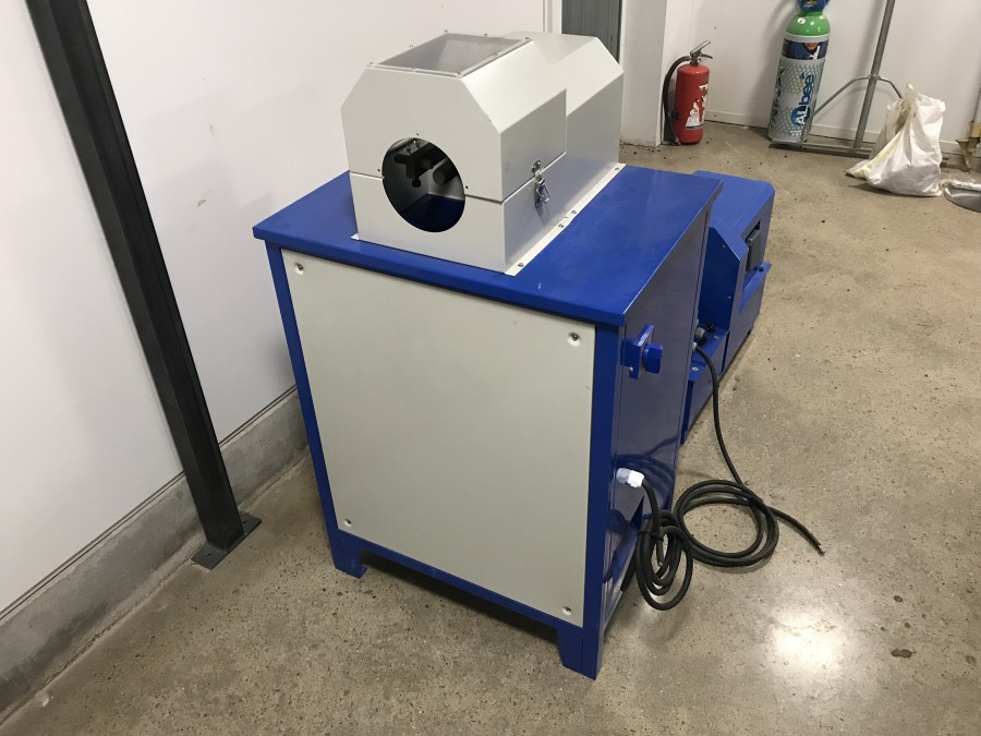 Hydraulslangpress med slangkap och slangskalare