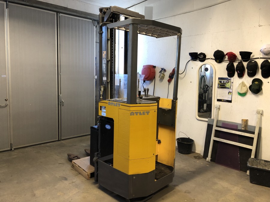 Klaravik Auktioner | Stapeltruck 6m