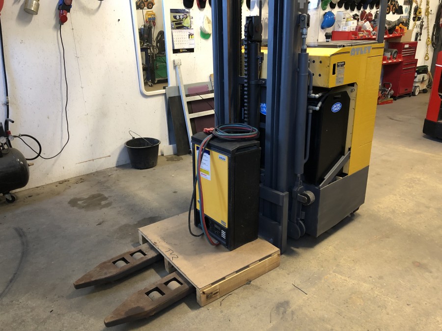 Klaravik Auktioner | Stapeltruck 6m