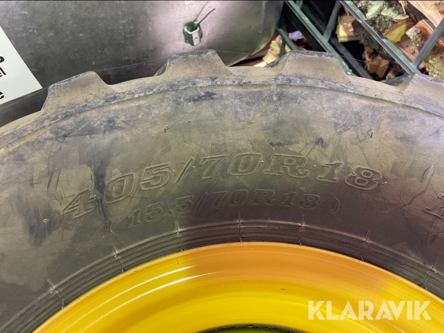 Däck Dunlop 405/70R18, Ekerö, Klaravik auktioner