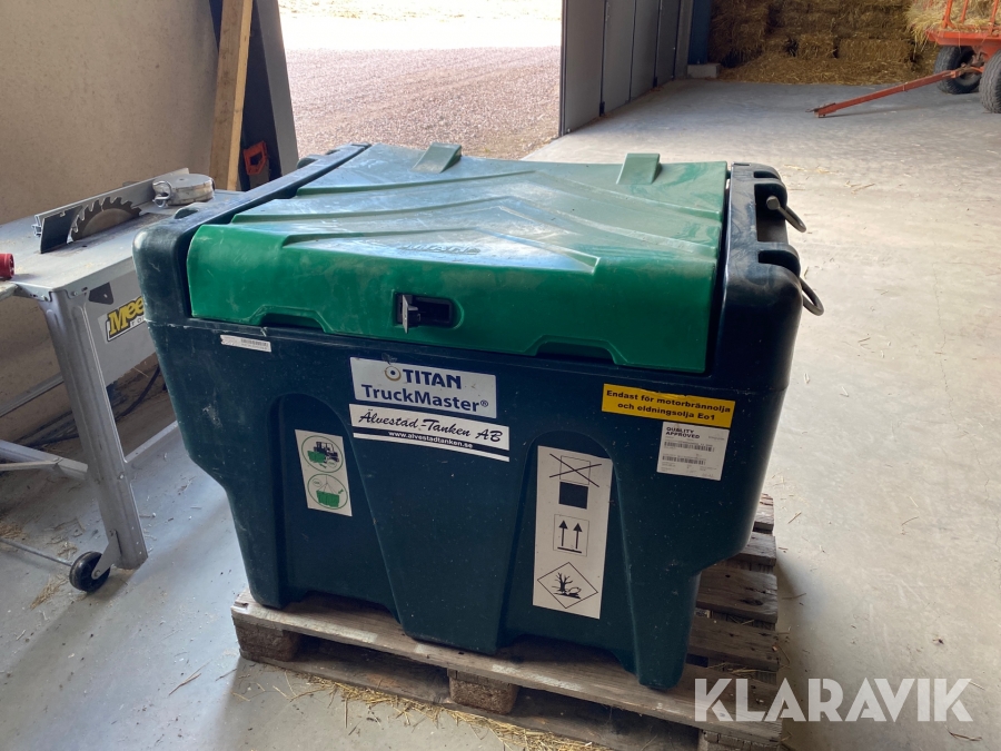 Klaravik Auktioner | Transporttank Titan truckmaster 430 liter
