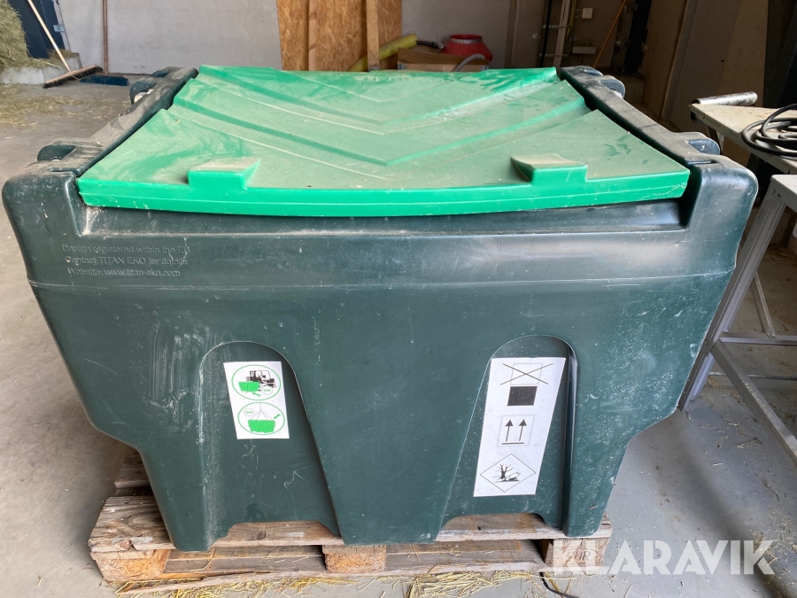 Klaravik Auktioner | Transporttank Titan truckmaster 430 liter