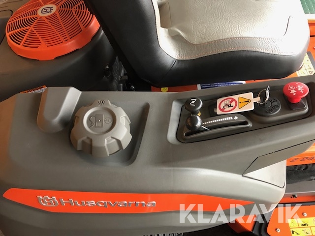 Åkklippare Husqvarna Z 242 F, Gislaved, Klaravik auktioner