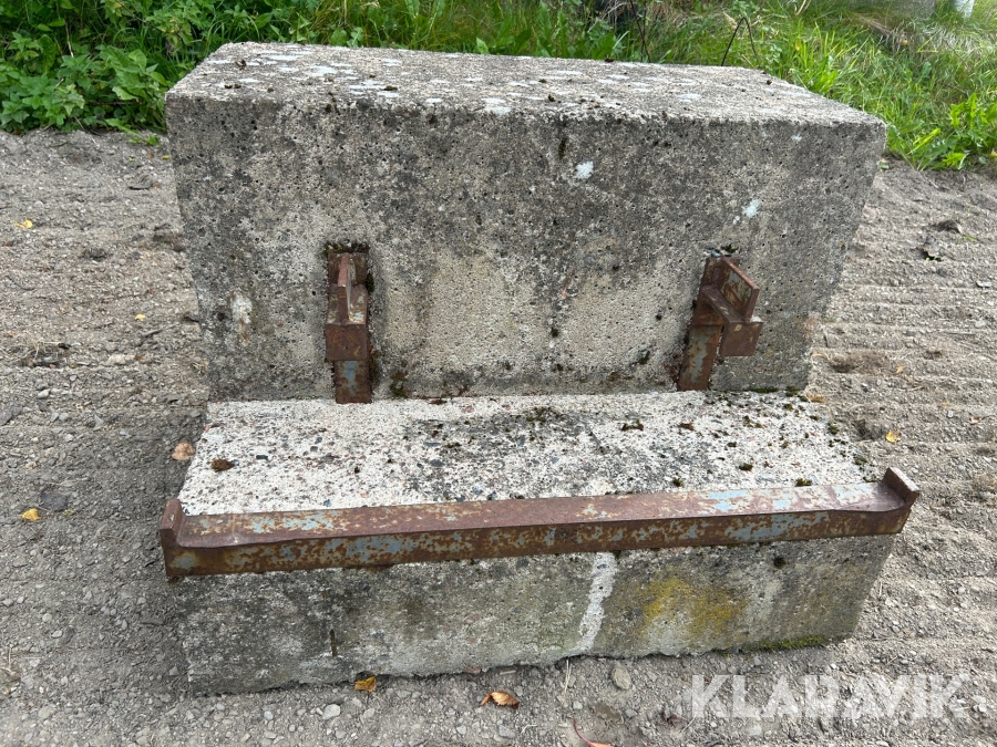 Motvikt, Vara, Klaravik auktioner