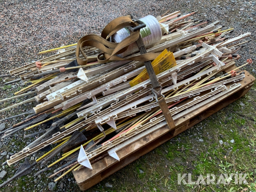 Elstängsel utrustning 120st pinnar, Flen, Klaravik auktioner