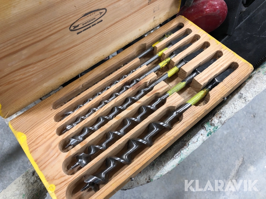 Klaravik Auktioner | Skottkärra med diverse handborr