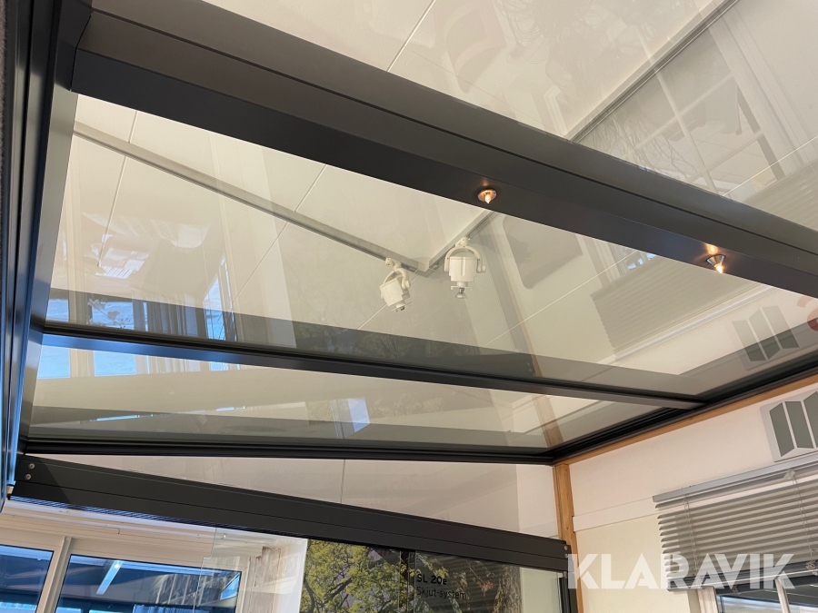 Uterum Solarlux Atrium Sommar med glastak